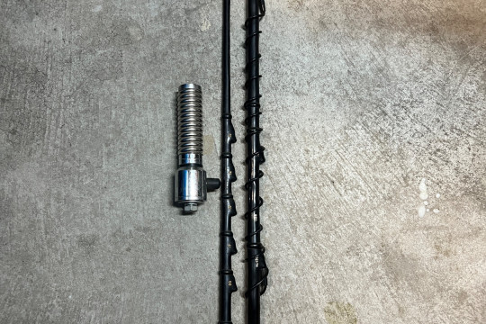 Terlin Outbacker mobile HF antenna and base