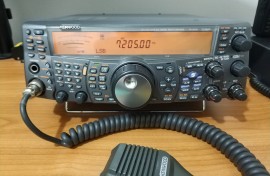 SOLD PENDING..Kenwood TS-2000X