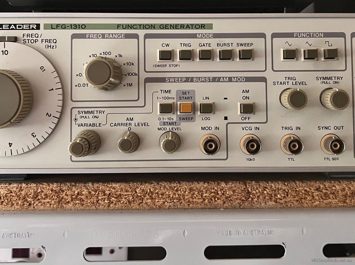 Leader LFG-1310 function generator
