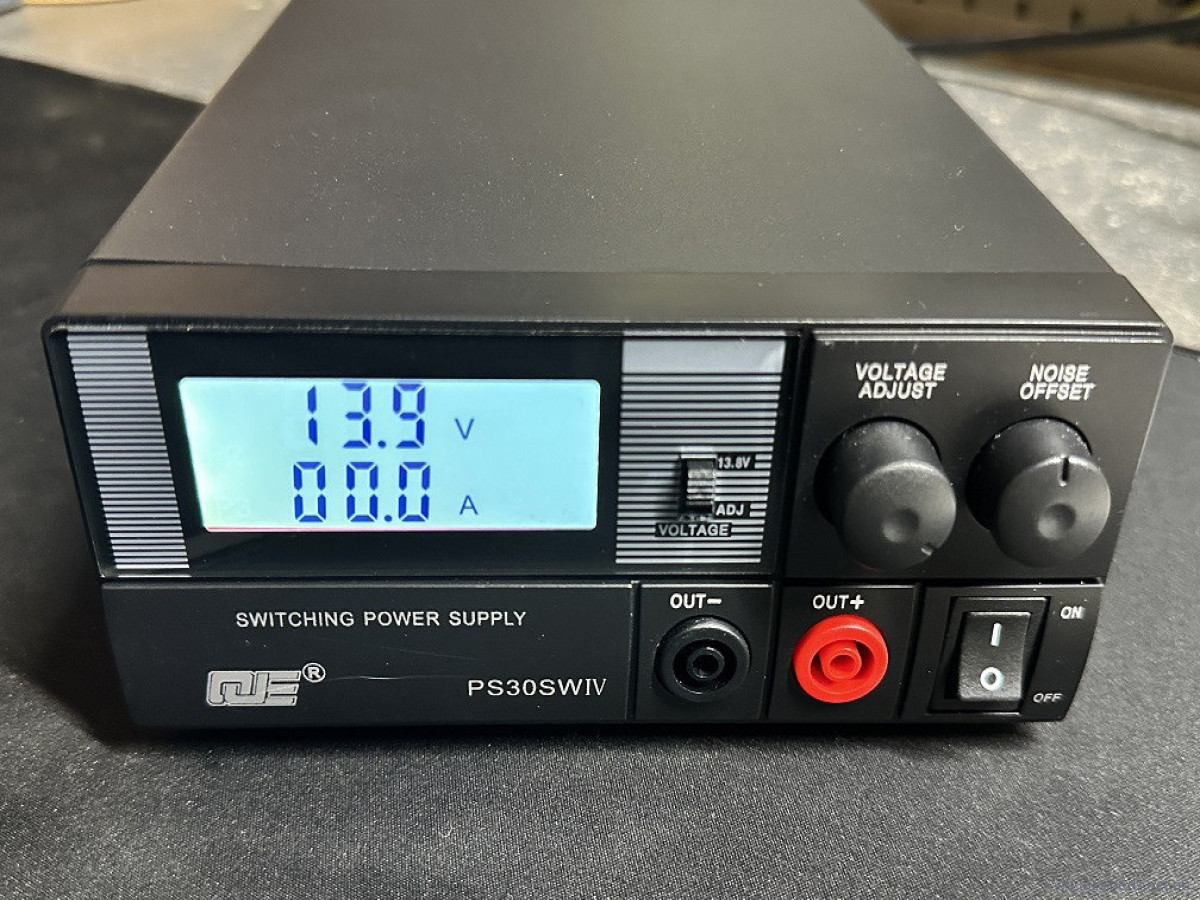 QJE - 30 Amp DC Power Supply - 13.8VDC